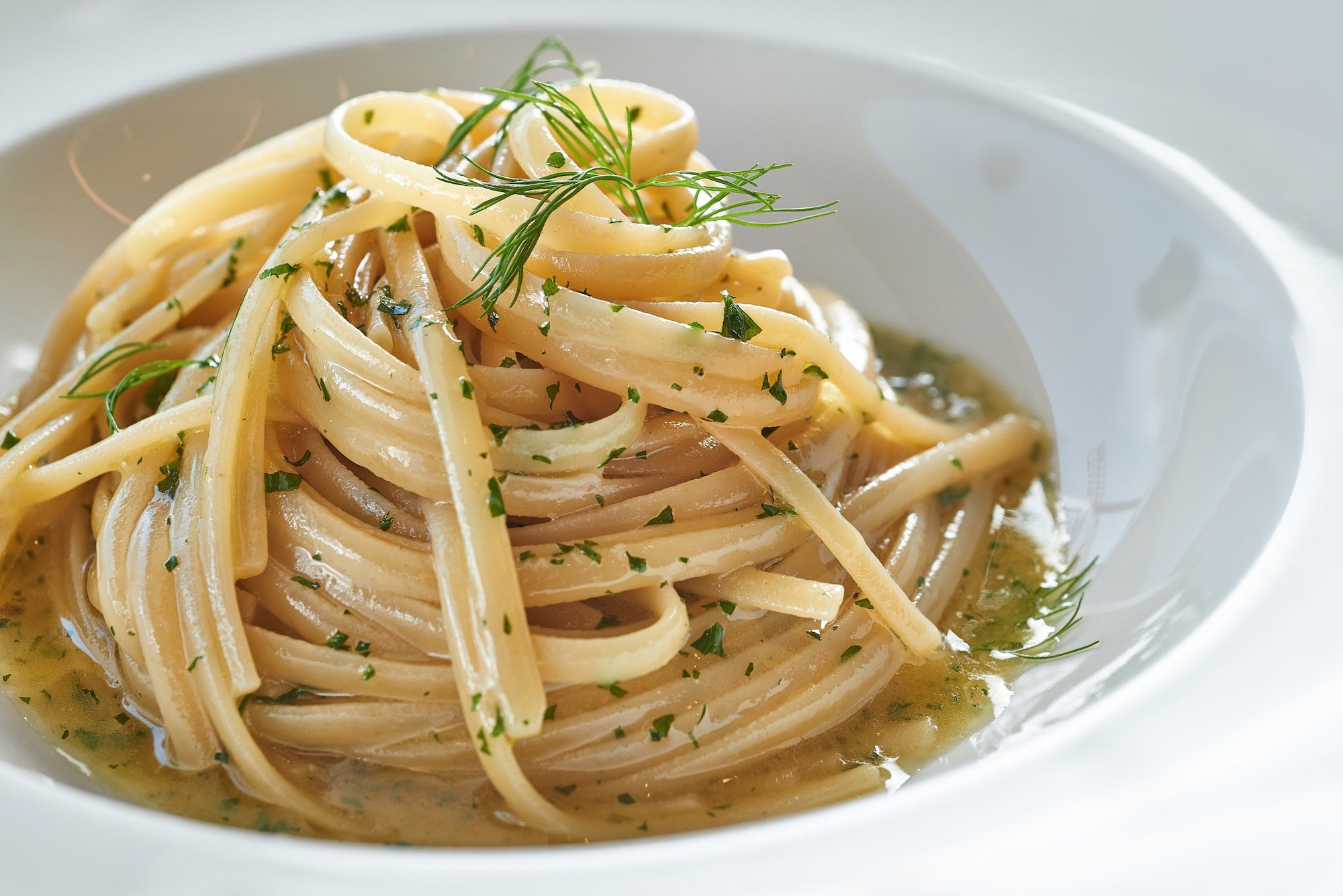 Linguine aglio, olio e colatura di alici – Pastificio Di Martino